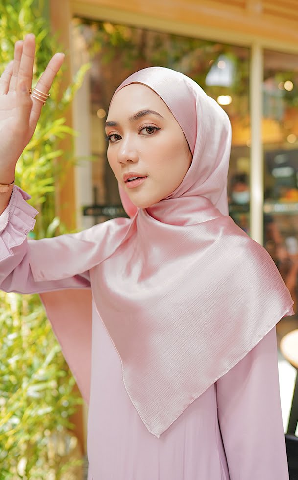 MEDYNA TEXTURE PLAIN SHAWL (PINK BLUSH) - Maroon Red