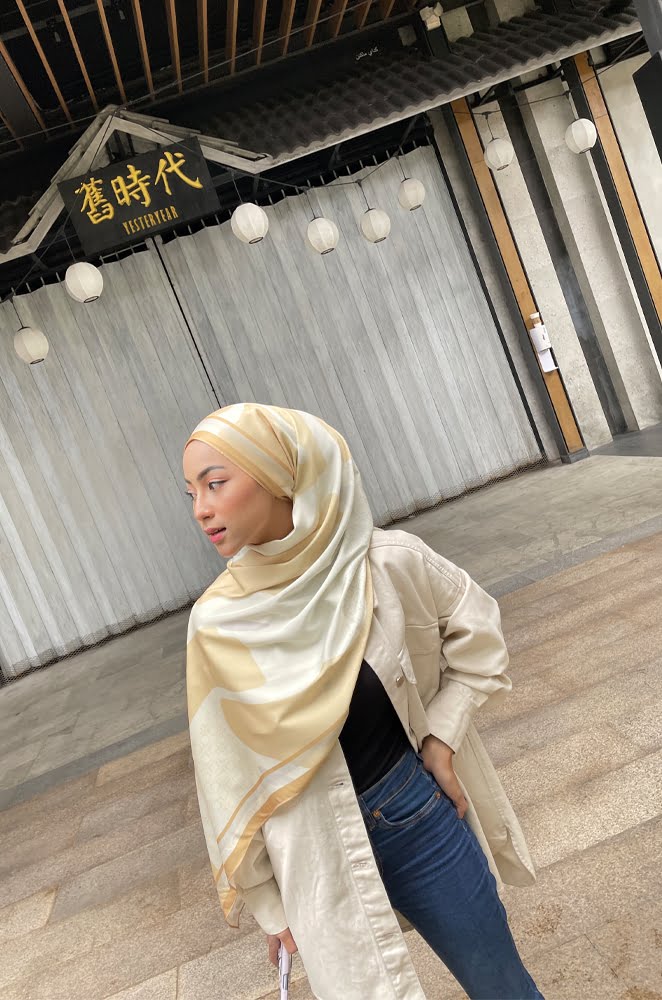 RUBY PRINTED SHAWLS (YELLOW CORN SILK) - Maroon Red