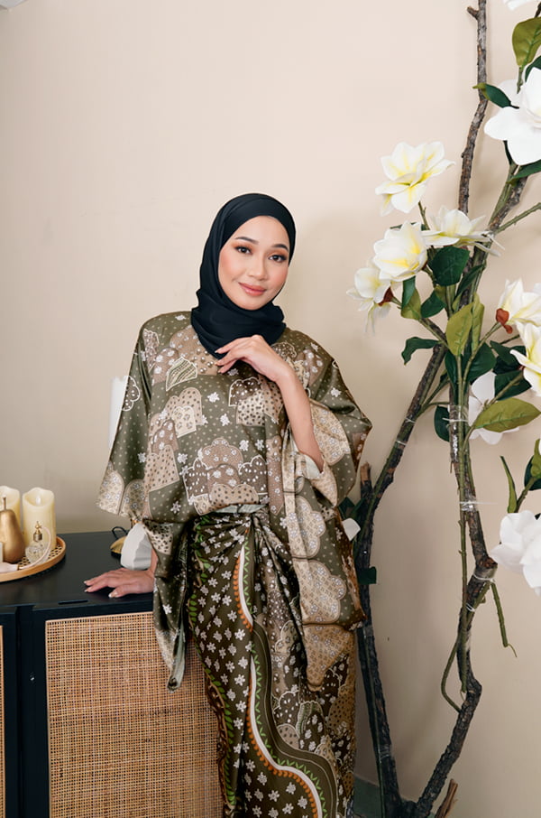 TAEJA PAREO SET MOM (ARMY GREEN) - Maroon Red