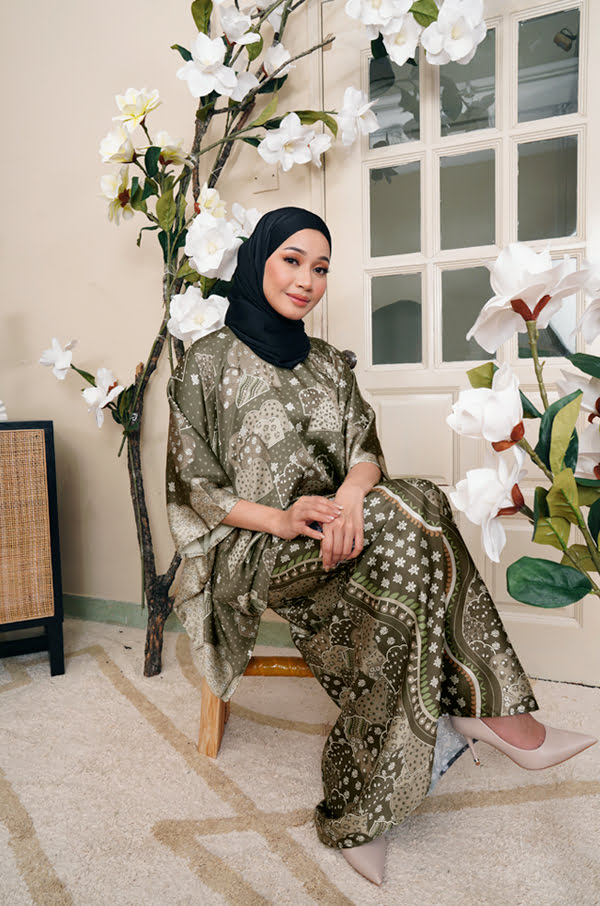 TAEJA PAREO SET MOM (ARMY GREEN) - Maroon Red